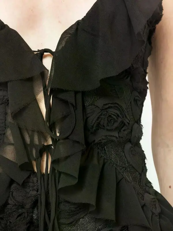 NISSA 3d Floral Embroidered Ruffled Top