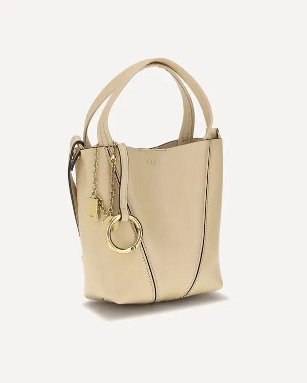 Chloé Spin Shoulder Bag In Grained Leather - Beige