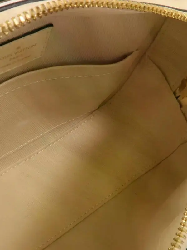 LOUIS VUITTON Monogram Saintonge Shoulder Bag - Brown