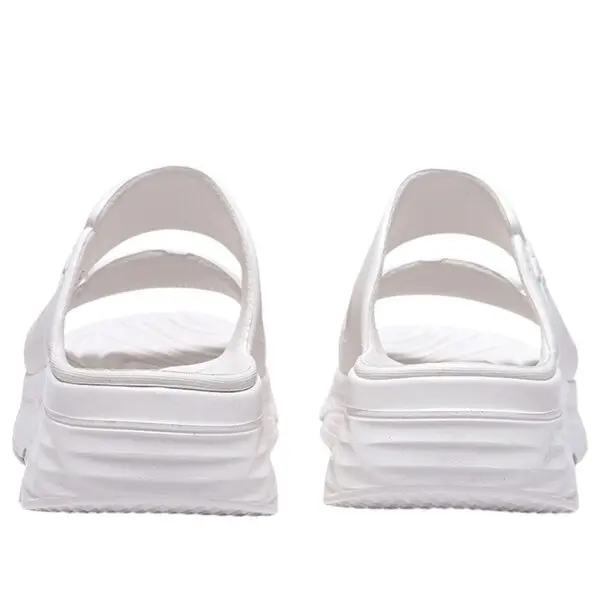 Sketchers Max Cushioning Foamies - White