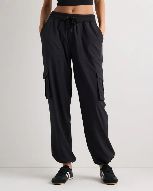 Quince Performance Tech Cargo Mid-rise Pants - Black
