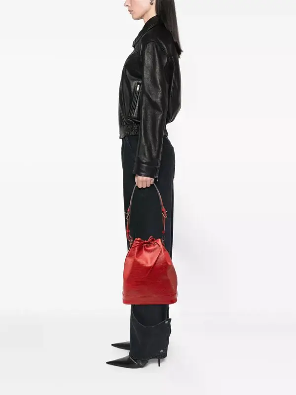 LOUIS VUITTON Epi Noe Gm Bucket Bag