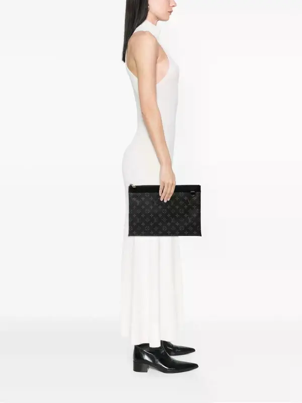 LOUIS VUITTON Monogram Eclipse Discovery Pochette Gm Clutch Bag