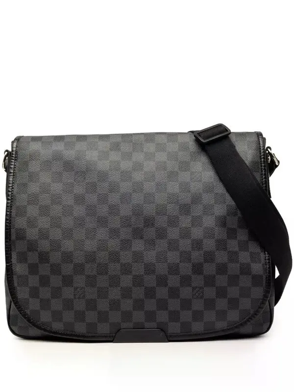 LOUIS VUITTON Damier Graphite Daniel Gm Messenger Bag - Black