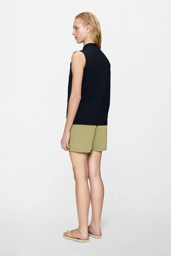 Rains Warm-up Tank Top With Mock Neck And Branding Detail - Black