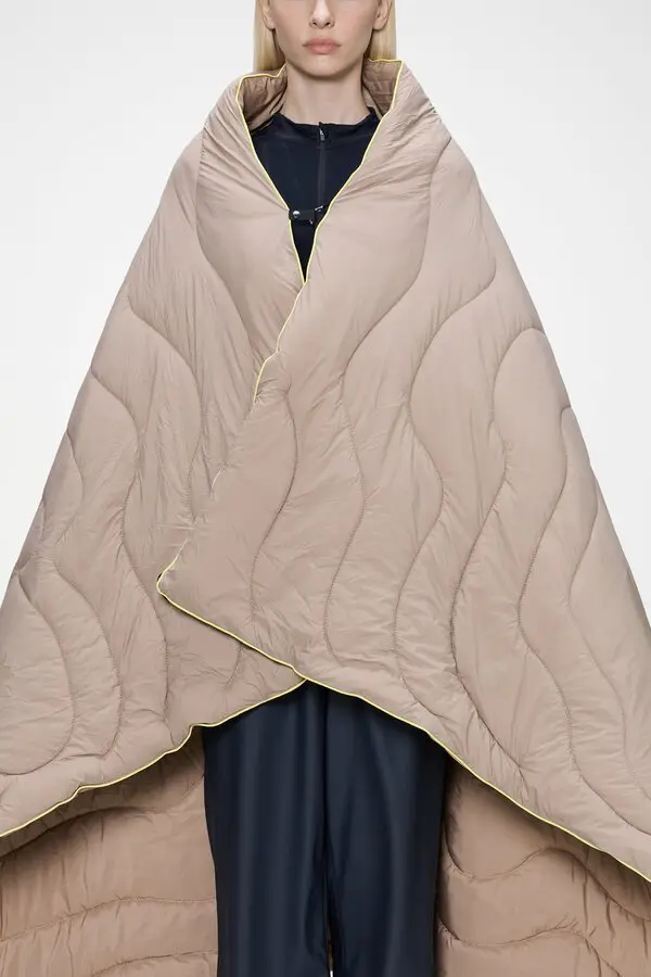 Rains Puffer Blanket - Beige