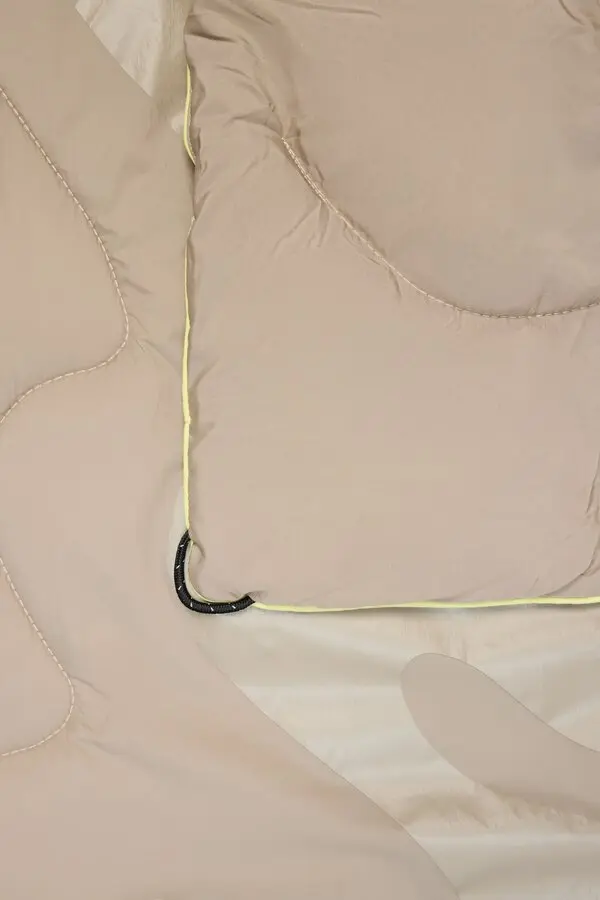 Rains Puffer Blanket - Beige