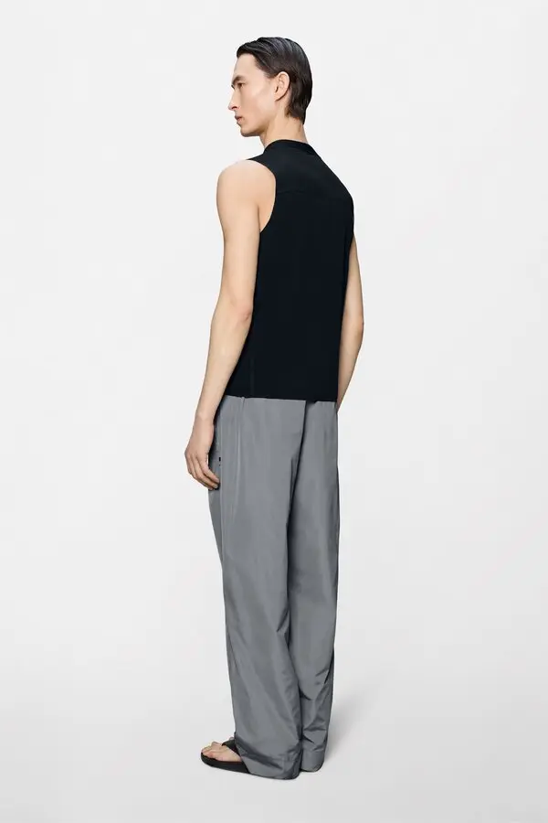 Rains Warm-up Tank Top High-performance Stretch Sleeveless Top - Black
