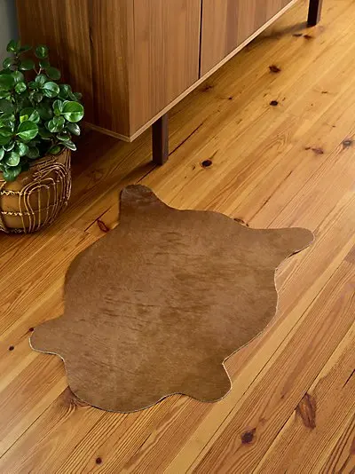 Overland 2' X 3' Mini Shaped Argentine Cowhide Rug