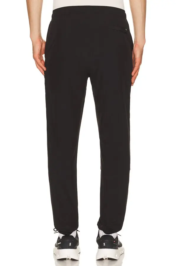 Vuori Kore Lined 28 Jogger In Green - Black
