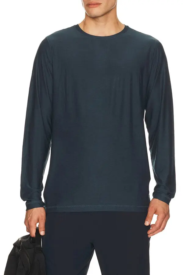 Vuori Strato Tech Long Sleeve Tee In Grey - Navy Heather