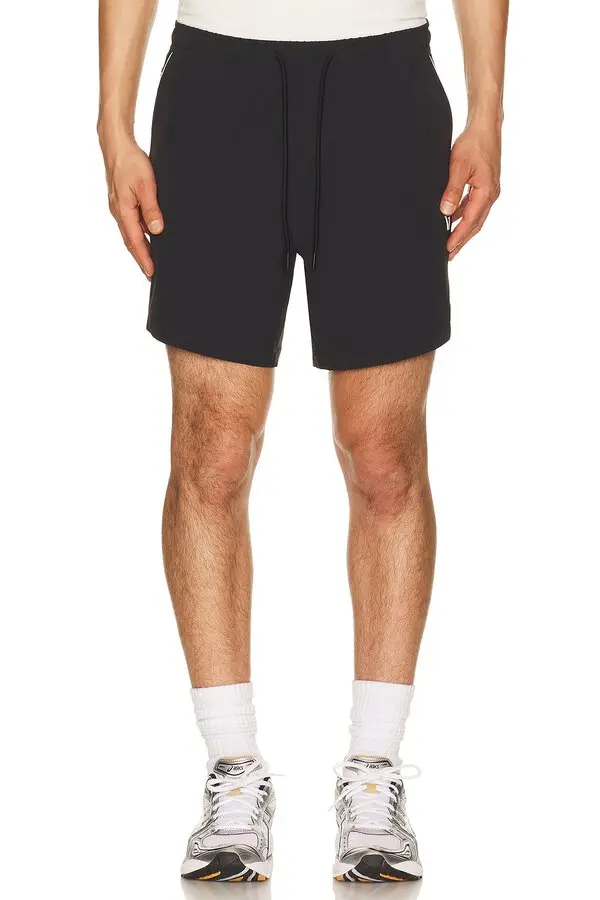 Vuori Crosscourt Unlined 7 Short - Black