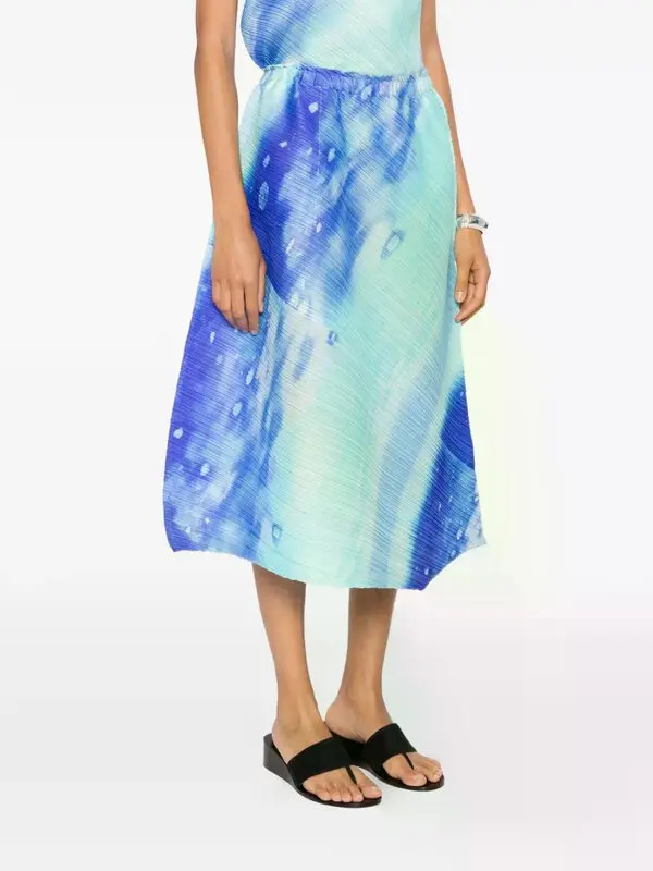 Issey Miyake Pleated Midi Skirt With Abstract Print - Blue