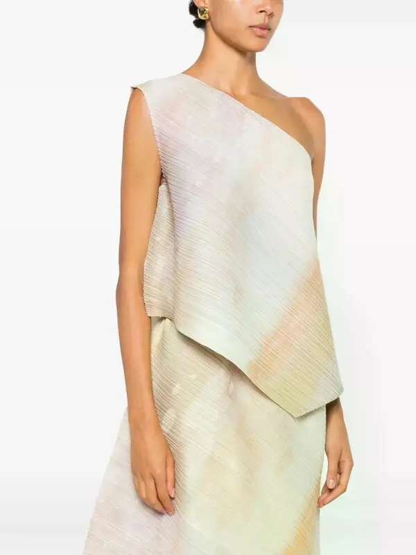 Issey Miyake One-shoulder Pleated Top