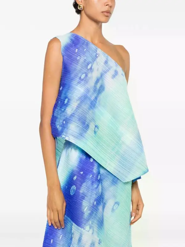 Issey Miyake One-shoulder Top