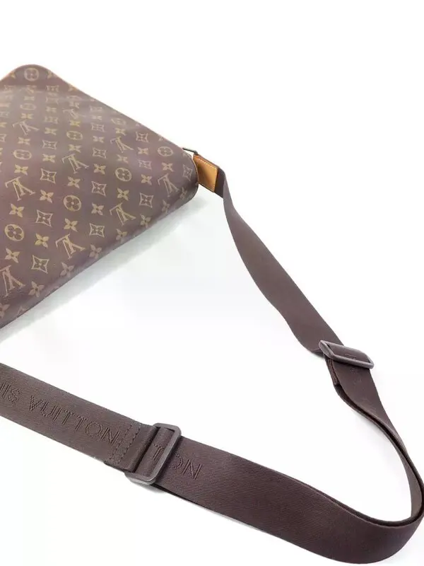 LOUIS VUITTON Abbesses Messenger Bag