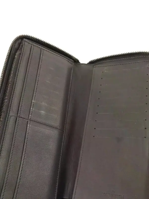 LOUIS VUITTON Monogram Taurillon Zippy Wallet - Black