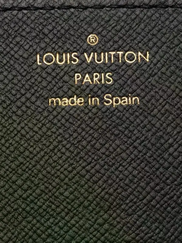 LOUIS VUITTON 2005 Epi Envelope Business Card Holder