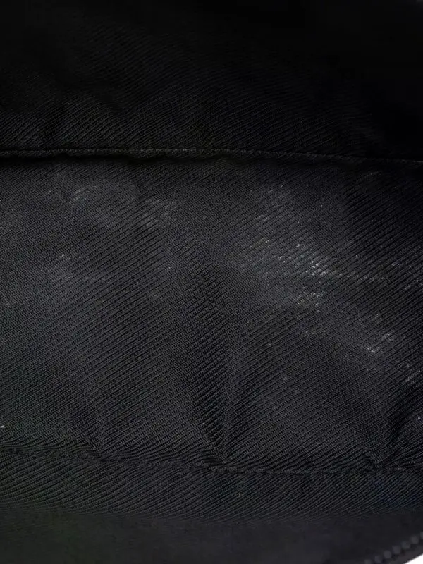 Gucci Gg Canvas Boat Shoulder Bag - Black