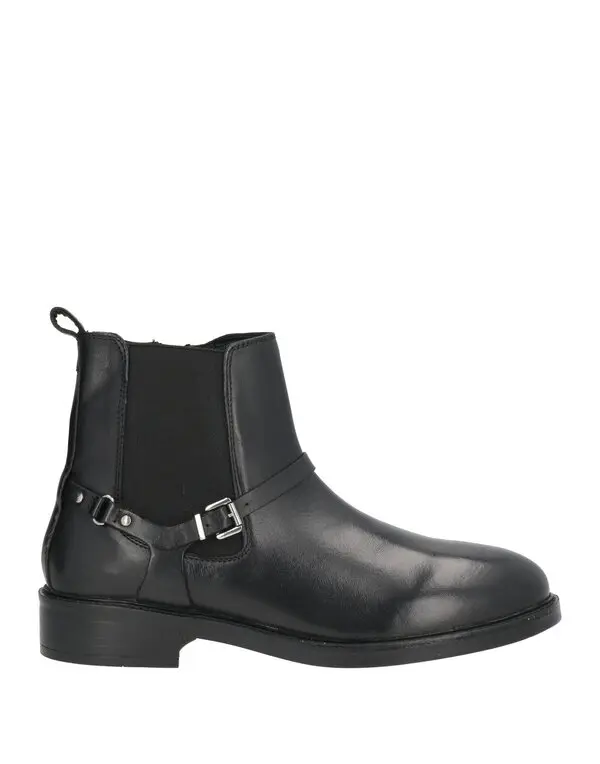EMANUÉLLE VEE Emanuéllle Vee Glossed-leather Ankle Boots With Buckle Detail