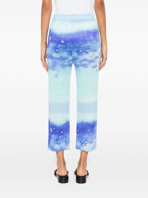 Issey Miyake Abstract Print Cropped Pleated Trousers - Sky Blue