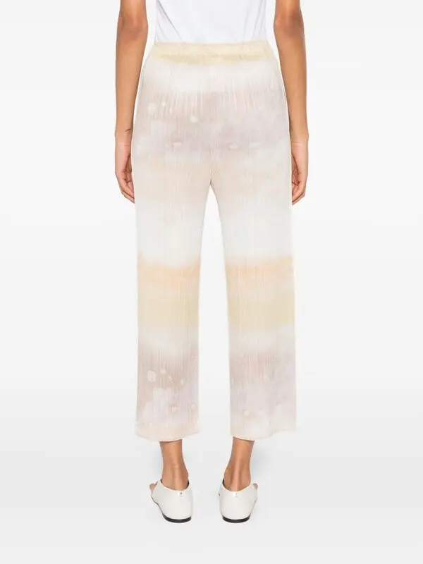 Issey Miyake Pleated Cropped Trousers - Beige