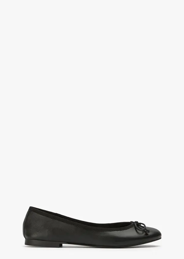 TONY BIANCO Comma Ballet Flats With Bow Detailing - Black Nappa