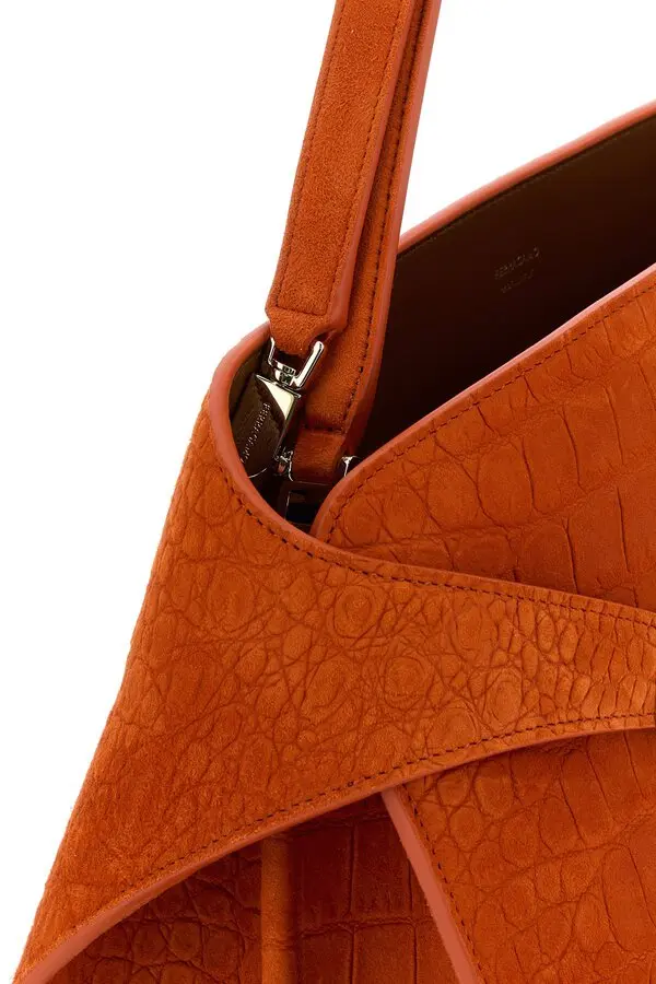 FERRAGAMO Medium Hug Soft Shoulder Bag