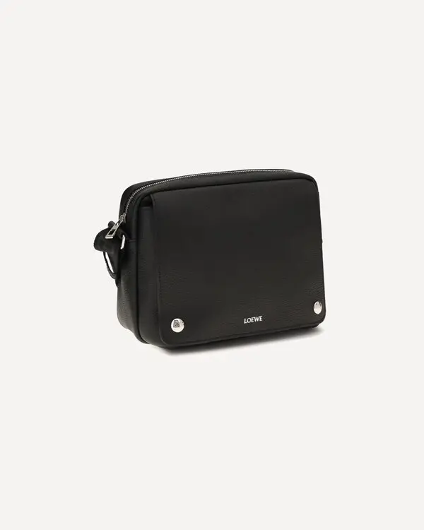 Loewe Pebble Messenger Medium Bag In Grained Calfskin - Black