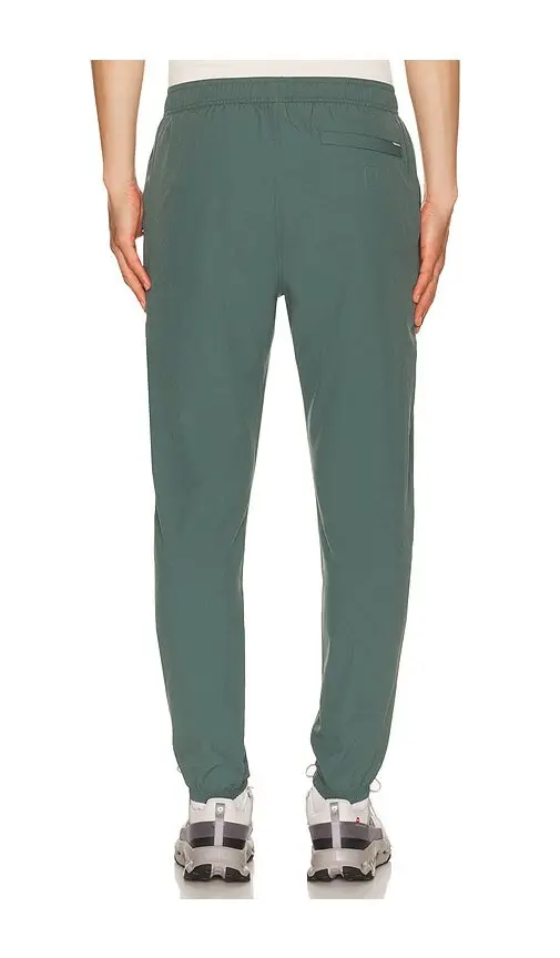 Vuori Kore Lined 28 Jogger In Green - Agate Green