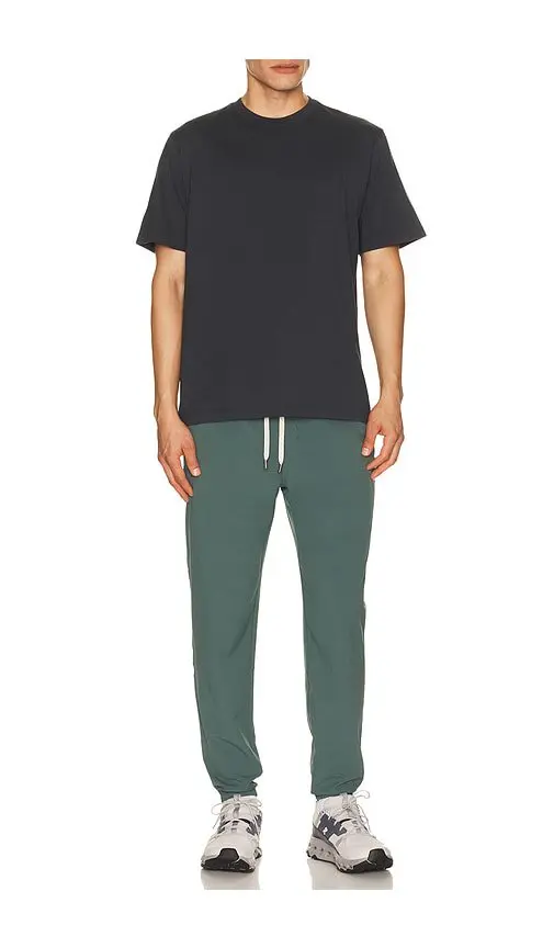 Vuori Kore Lined 28 Jogger In Green - Agate Green