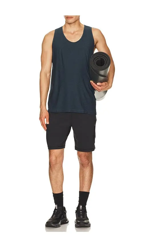 Vuori Sunday Performance 8" Short