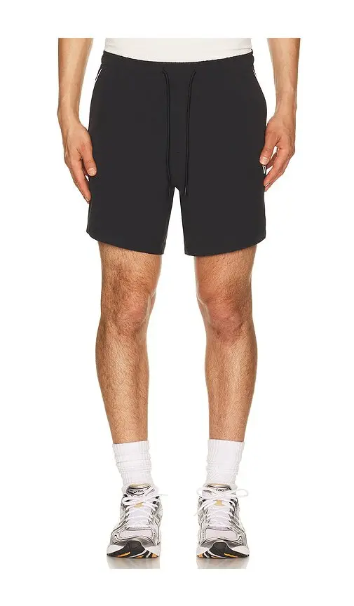 Vuori Crosscourt Unlined 7 Short - Black