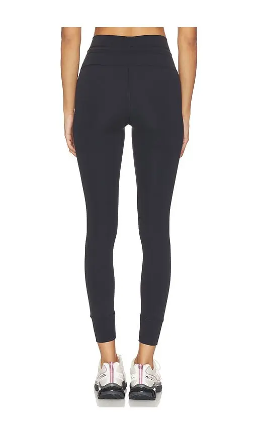 Vuori Daily Form Legging In . Also