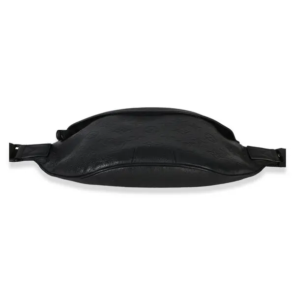 LOUIS VUITTON Monogram Shadow Discovery Bumbag
