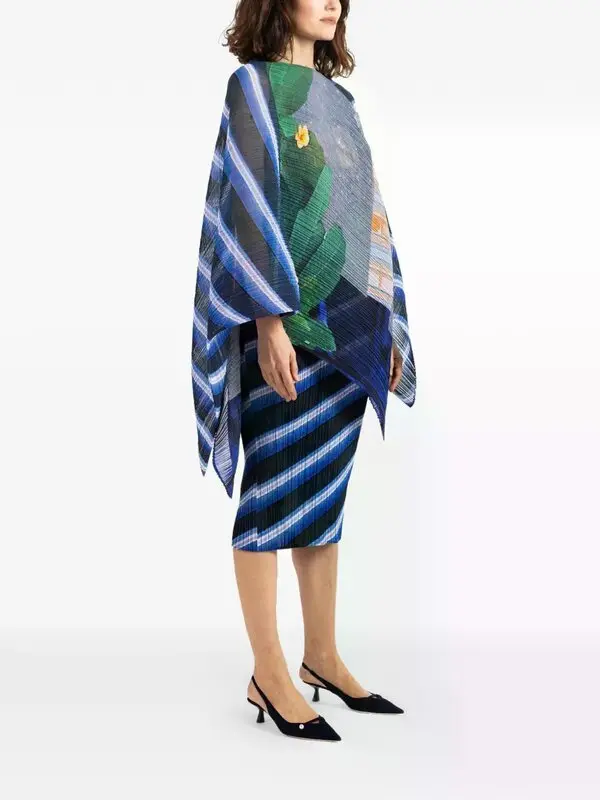 Issey Miyake Asymmetrical Hem Top
