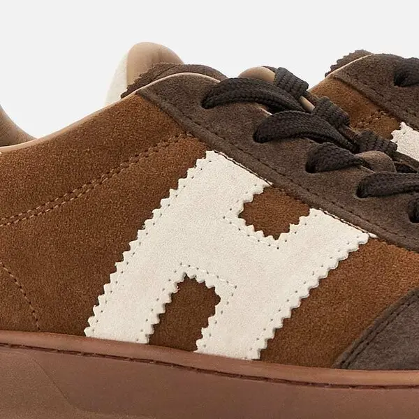 Hogan Sneakers With Signature 'h' Detail - Brown
