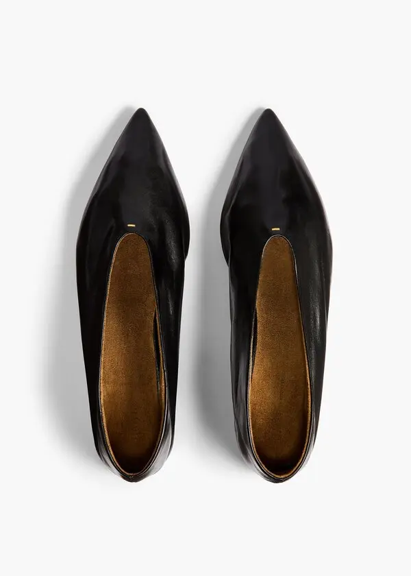 Khaite Miriam Ballerina Flat In Glazed Leather - Black