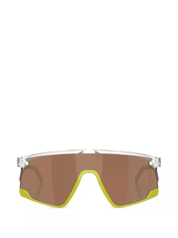 Oakley Bxtr Shield Sunglasses With Engraved Metal Temples - Neutrals