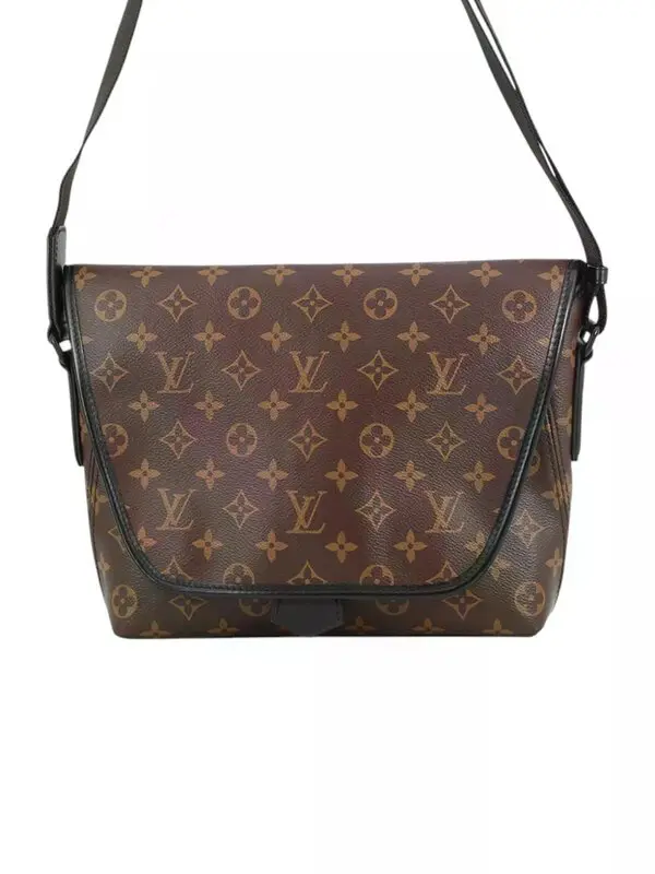 LOUIS VUITTON Monogram Macassar Messenger Bag
