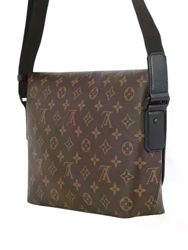 LOUIS VUITTON Monogram Macassar Messenger Bag