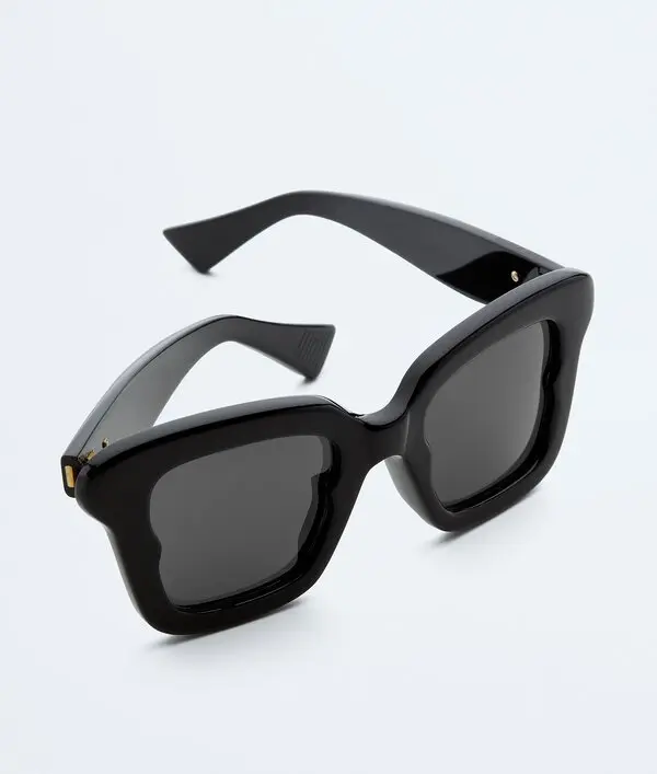 Bottega Veneta Sophia Butterfly Sunglasses - Black/gray