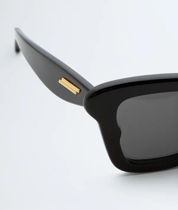 Bottega Veneta Sophia Butterfly Sunglasses - Black/gray