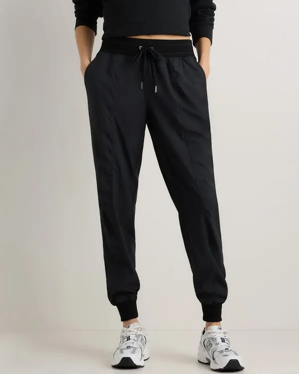 Quince Performance Tech Mid-rise Joggers - Black