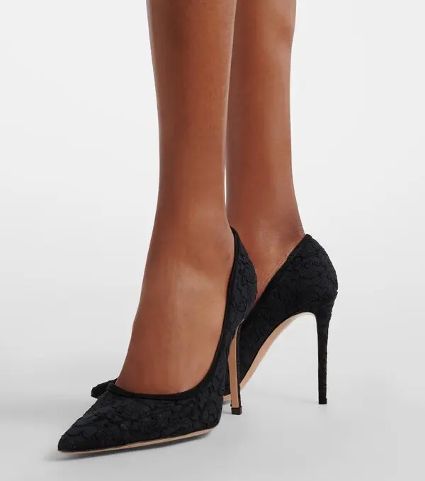 GIANVITO ROSSI Claudia Lace Pumps - Black