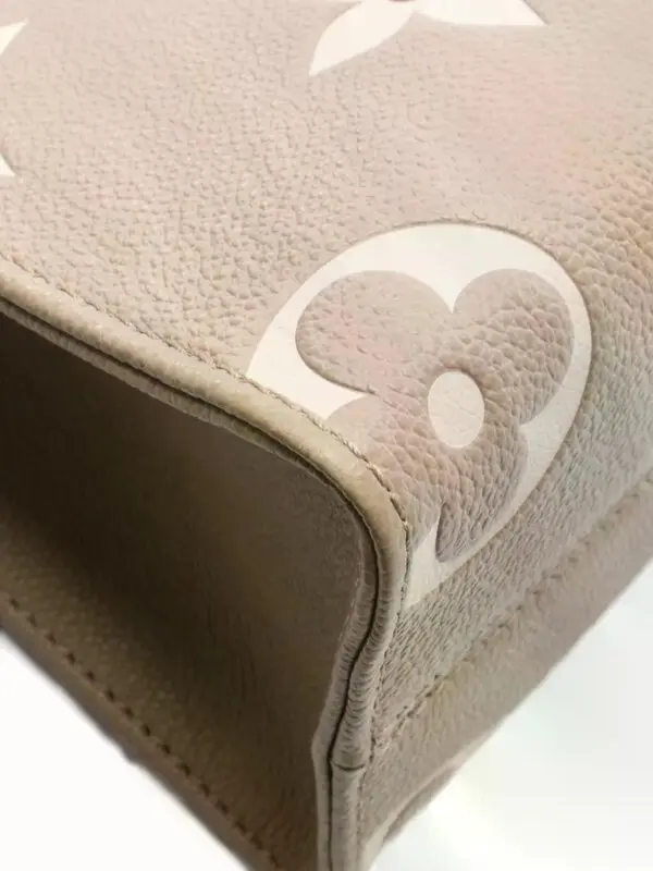 LOUIS VUITTON On-the-go Tote Bag