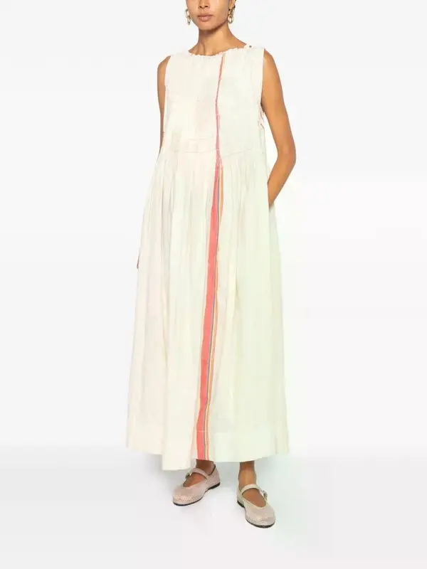 INJIRI Embroidered Sleeveless Maxi Dress