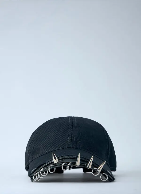 INNERRAUM Studded Baseball Cap With Ring Details - Black