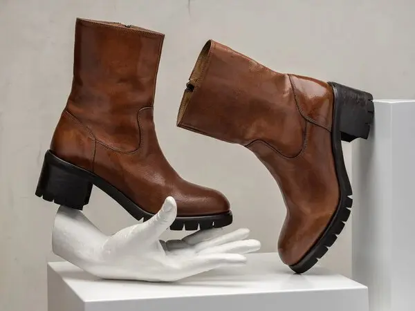 Lukure Iza Ankle Boots - Chestnut