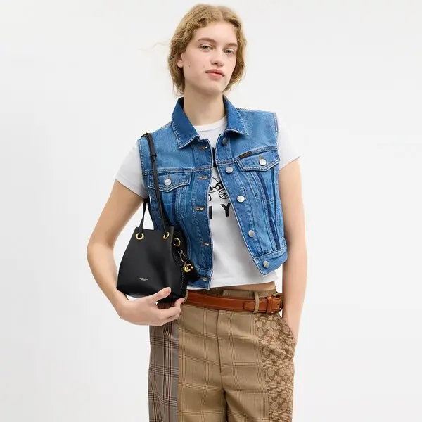 COACH Jade Drawstring Bag - Brass/black